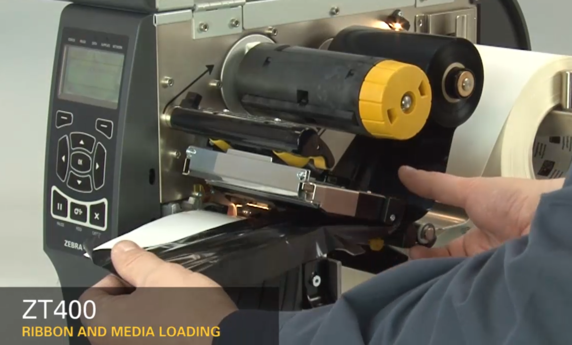 비디오: ZT410 및 ZT420 프린터에 리본 및 미디어 장착